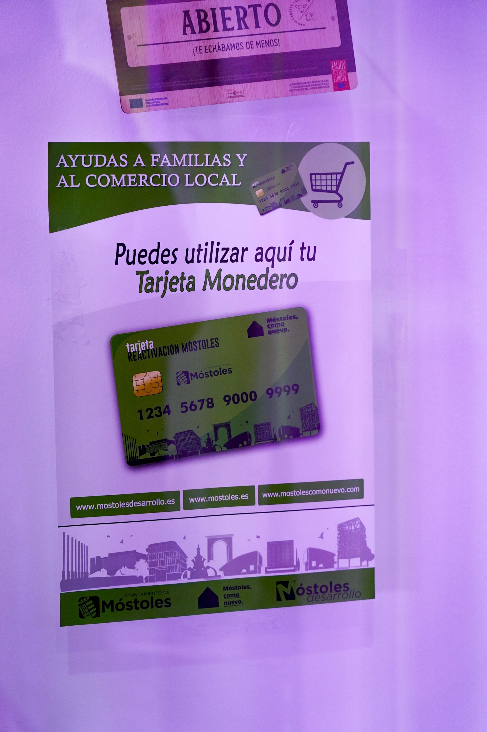 Los vecinos de Móstoles reciben las tarjetas monedero para productos de ...