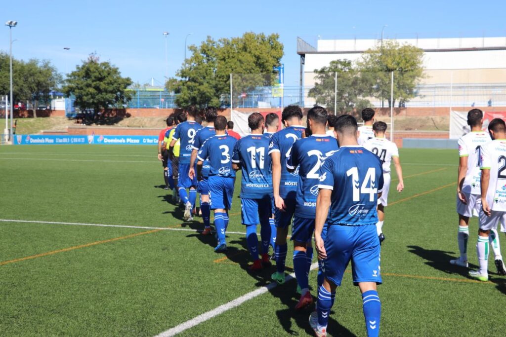 El Móstoles CF anuncia la salida de su entrenador, Mario Martín ...